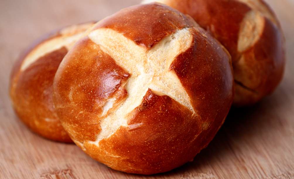 Perfect Pretzel Rolls | Love Veg